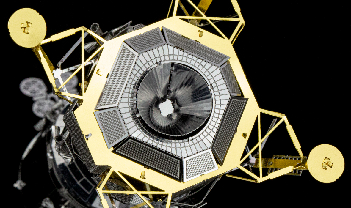 Metal Earth Apollo CSM With LM - Innovatoys